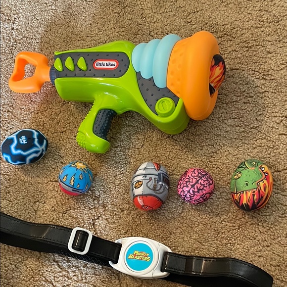 Little Tikes | Toys | Mighty Blasters Toy Gun Green And Orange | Poshmark